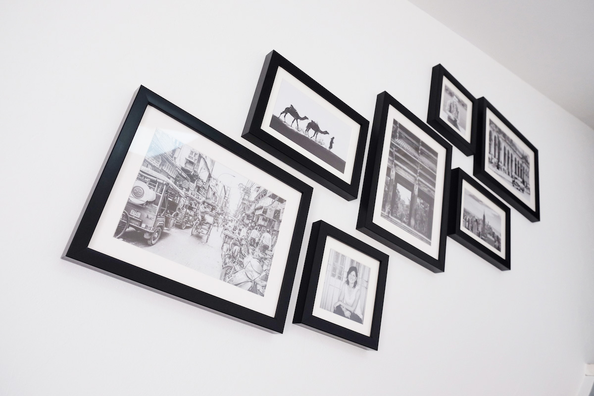 Comment faire une jolie composition de cadres sur un mur : Plan et conseils